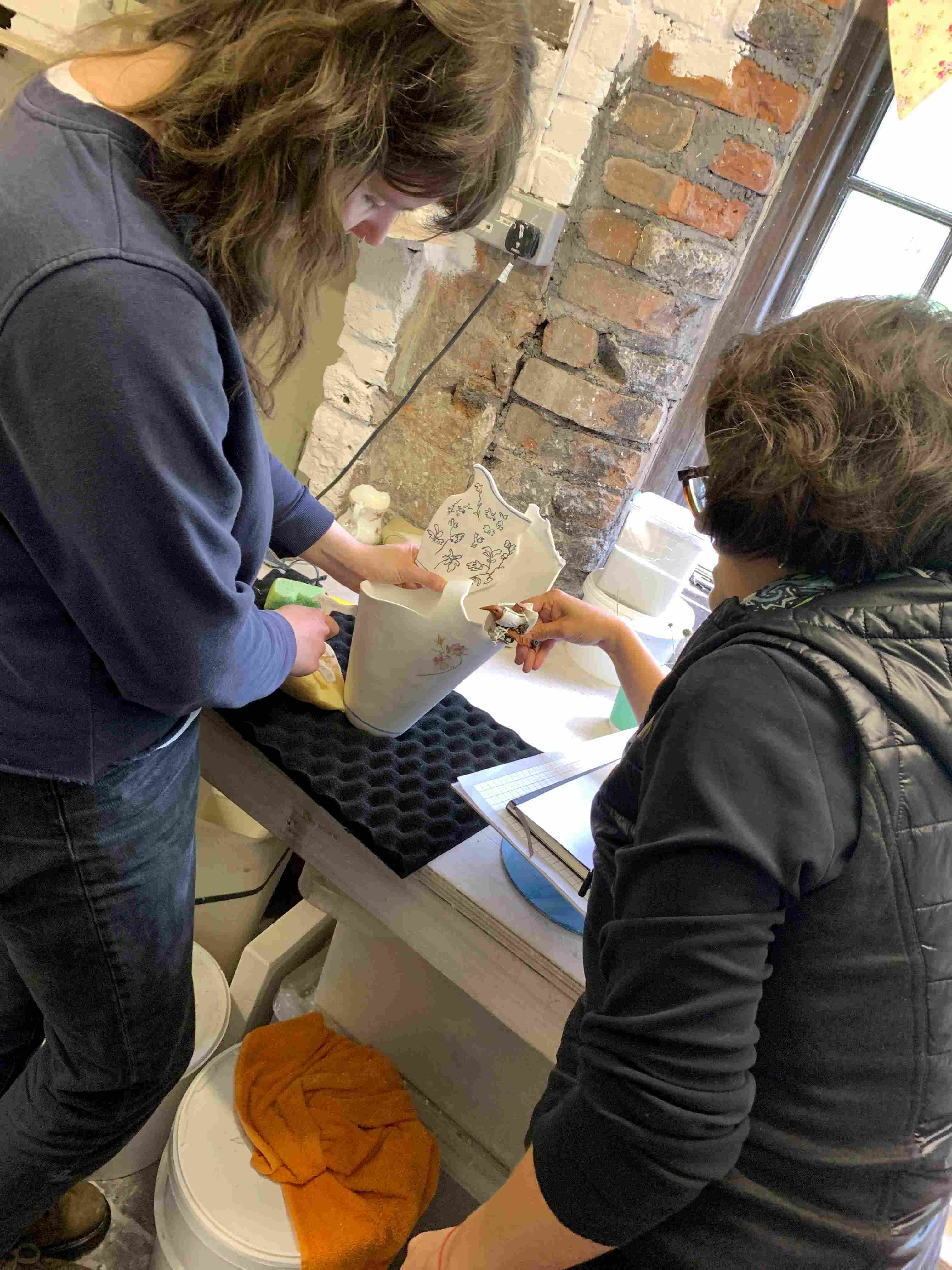 Dim Gwastraff: Creu drwy uwchgylchu yng Nghymru | British Council